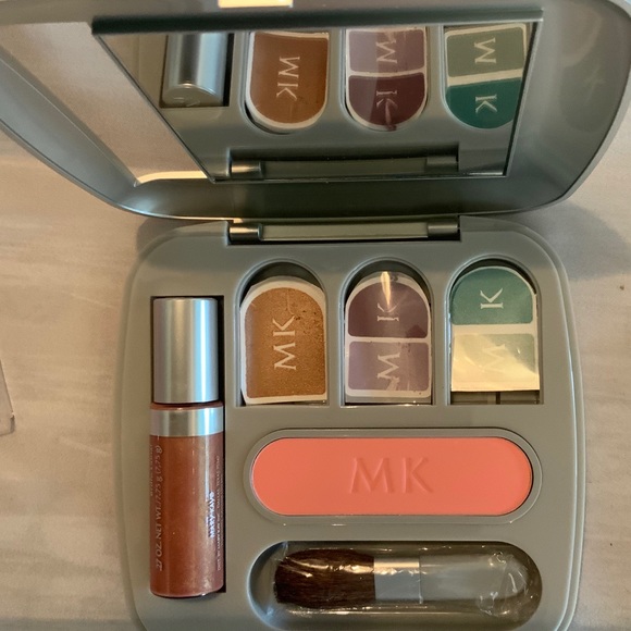 Mary Kay | Makeup | Nib Mary Kay Signature Refillable Mirrored Compact ...